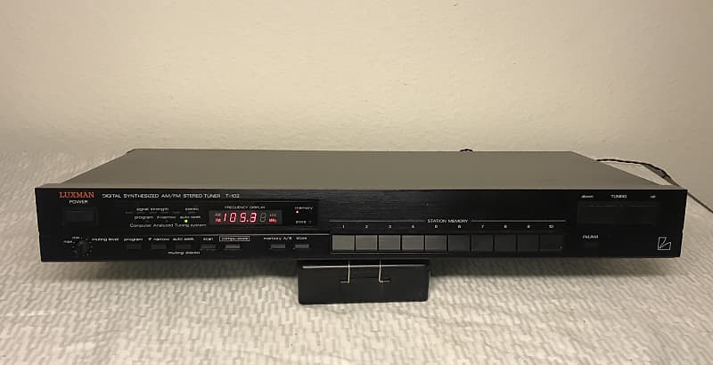 LUXMAN T-102 Digital Synthesized AM/FM Stereo Tuner. Working | Reverb