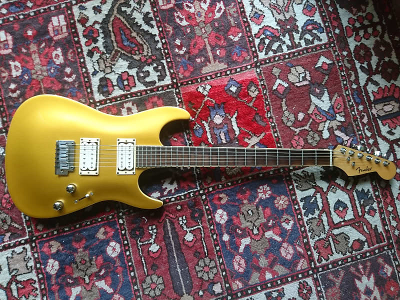 Fender Showmaster 2005-2010 - Gold top | Reverb