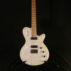 Godin Radiator Early 2000's Cream/White | Reverb