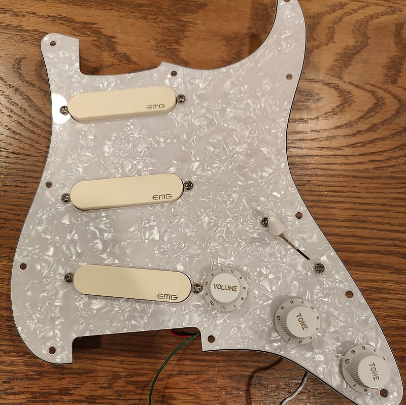 EMG DG20 David Gilmour Pre-Wired Loaded Strat Pickguard 2010s | Reverb