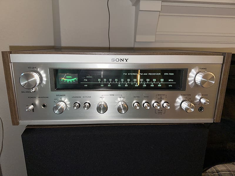 Sony STR-7025 1974-1977 - Silver | Reverb