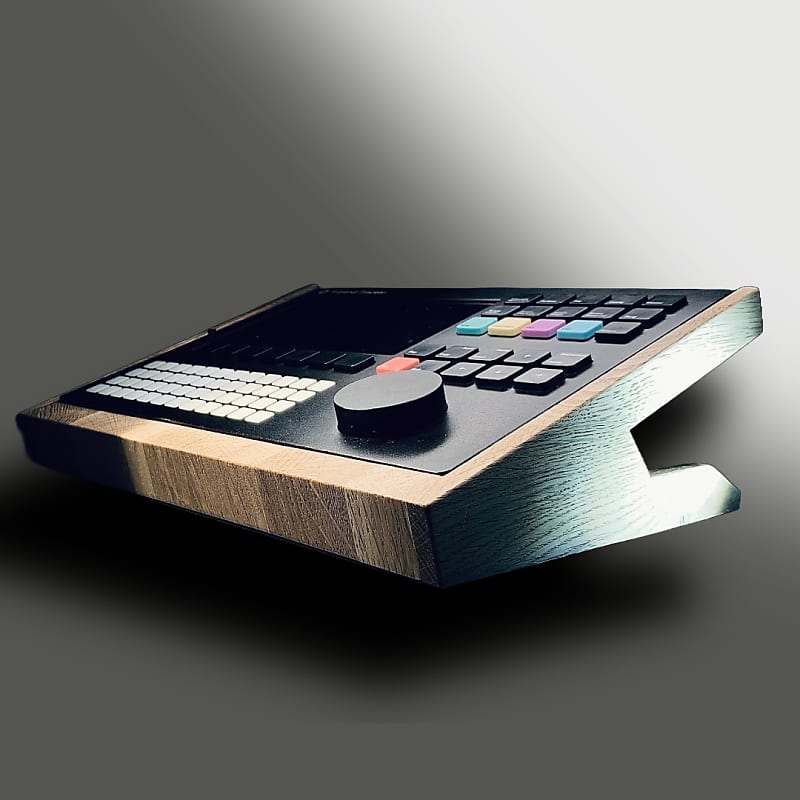 Polyend Synth / Tracker / Play // Handcrafted Synth | Reverb Canada