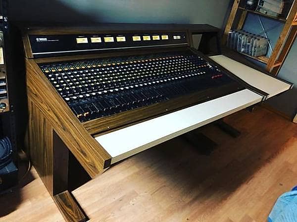 32 Channel early 70s Yamaha PM1000 console mixer | Reverb