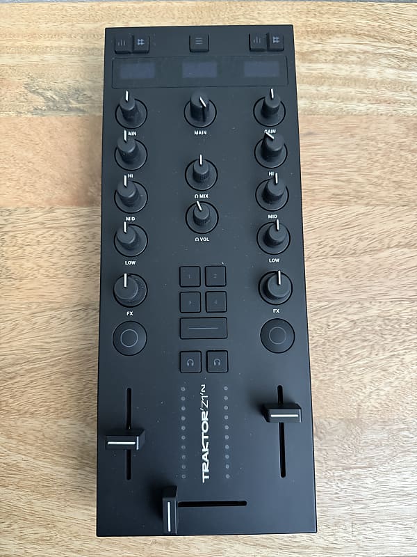 Native Instruments Traktor Z1 MK3 | Reverb