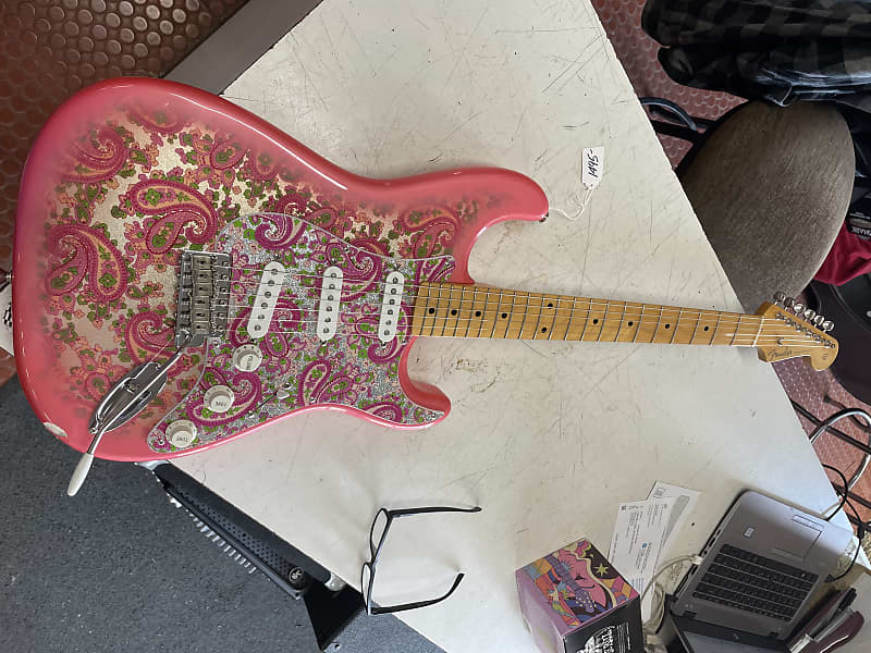 Fender Stratocaster 1999/2002 - Paisley | Reverb