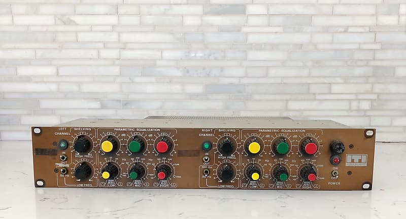 ITI ME-230 Vintage Parametric Equalizer and DBX 160VU | Reverb Canada