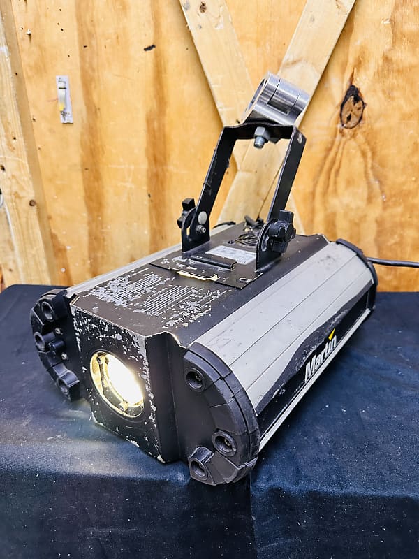 Martin Mania PR1 Gobo Projector Light with Case & Clamp | Reverb