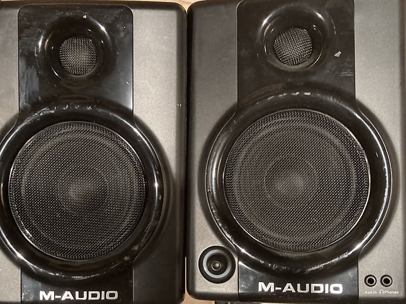 M-Audio AV40 | Reverb