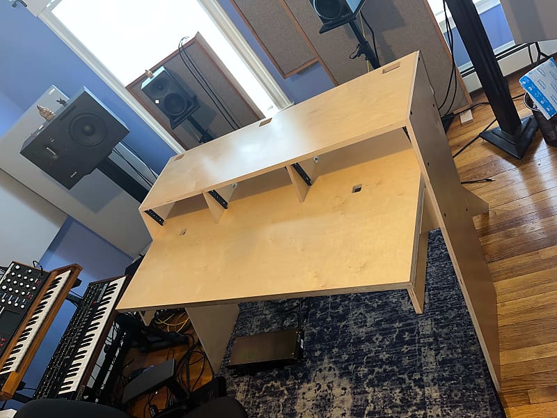 Output Platform Desk 2017 - Natural | Reverb