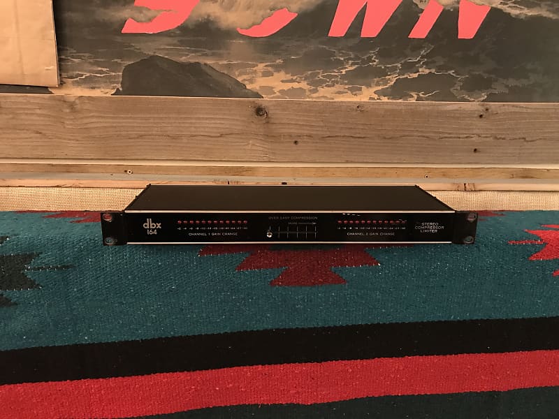 dbx 164 Stereo Compressor / Limiter | Reverb