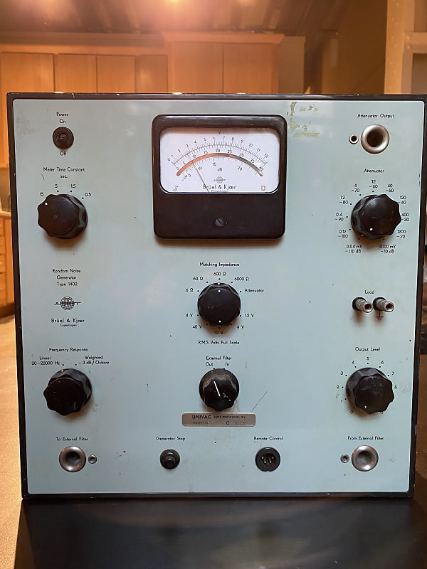 Brüel & Kjær Random Noise Generator 1402 Bruel Kjaer | Reverb UK