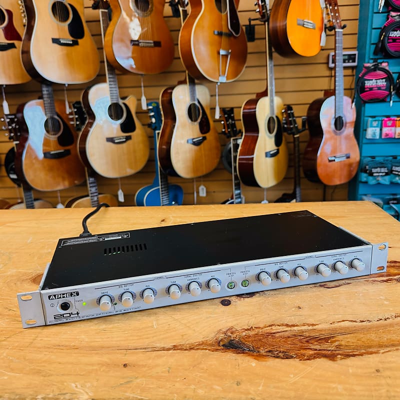 Aphex 204 Aural Exciter with BIG BOTTOM Rackmount Audio | Reverb