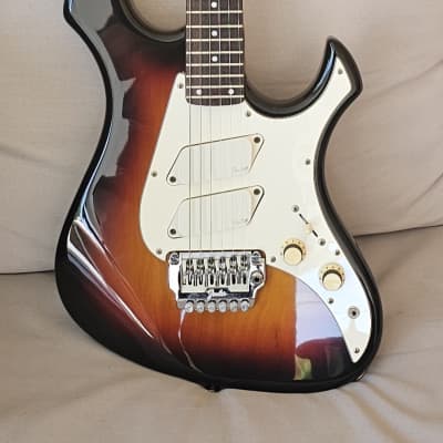 Fender Performer Made in Japan 1985 White/yellow | Reverb