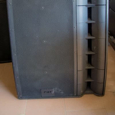 Meyer Sound M1D Powered Line-Array Loudspeaker (PAIR) | Reverb France