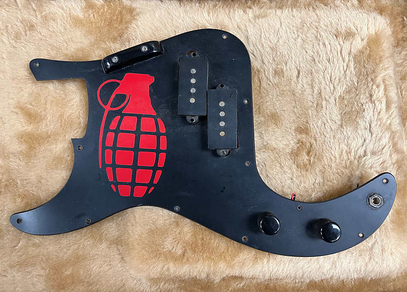 Kramer Focus loaded pickguard - left handed / P Bass style- | Reverb