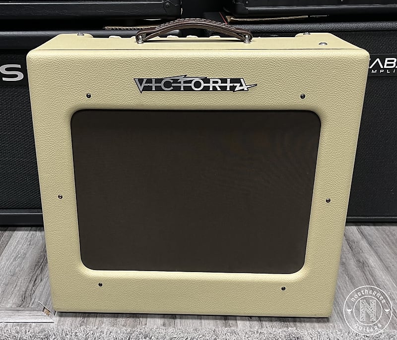 Victoria Regal II 1x15 Combo | Reverb Canada
