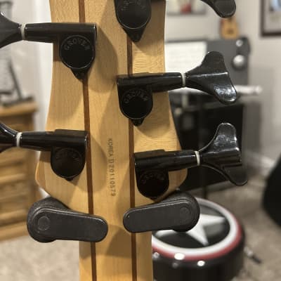 Dean Edge Q5 2020 - Quilted Blue with Fishman Fluence System | Reverb