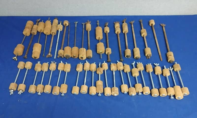 Lot of 41 Medium to Large Spool Clamps For Repairing | Reverb UK