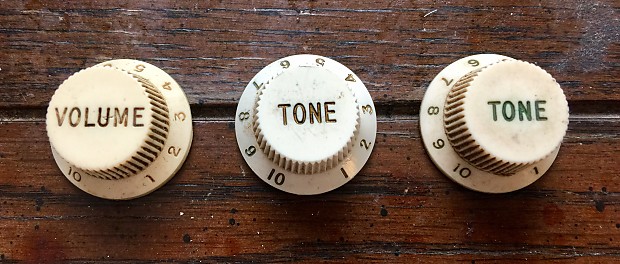 Fender Stratocaster Knob Set 1972 White | Reverb UK