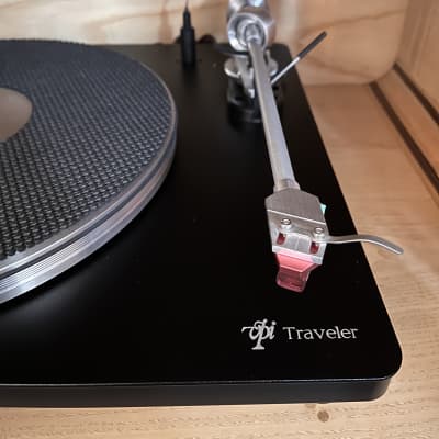 VPI Traveler V2 Turntable with Dynavector 10x5 cart | Reverb