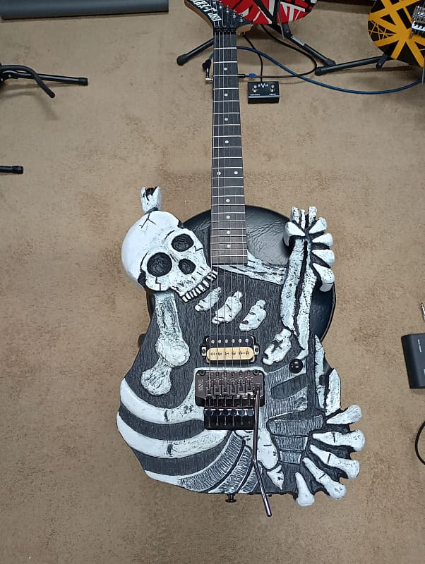 Skull & Bones J FROG relic 2024 - Black and white | Reverb