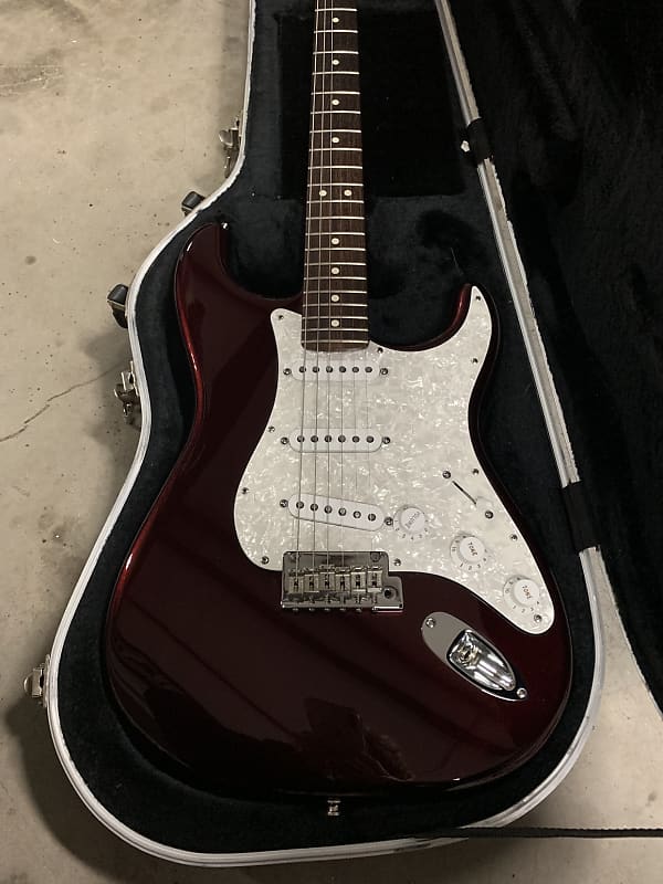 Fender Stratocaster standard 2016 Wine red | Reverb