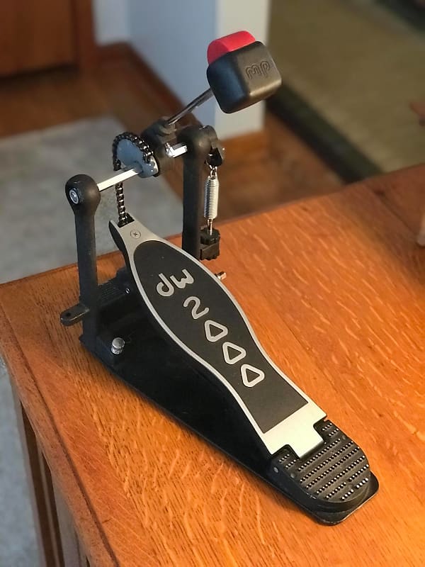 DW 2000 series kick pedal | Reverb