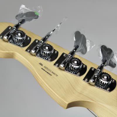 Fender Player Precision Bass Maple Fingerboard | Reverb Canada