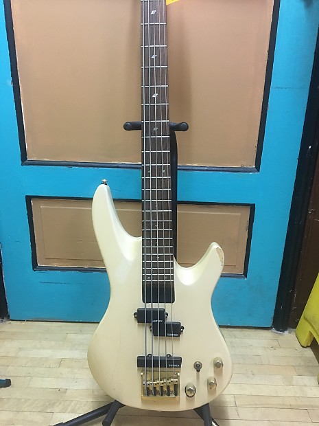 Samick Artist Series 5 String Bass Cream | Reverb