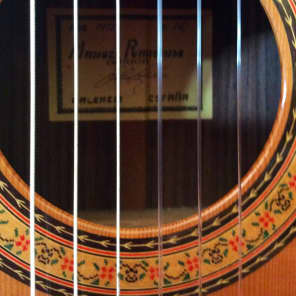Classical guitar Manuel Raimundo #140 Six string 1997 Golden | Reverb