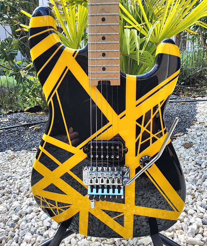 2021 EVH Striped Series - Yellow-Black - "Bumblebee" | Reverb France