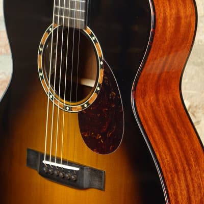 EASTMAN E2 OM DLX Deluxe - Orchestra Model con Top in Cedro e | Reverb