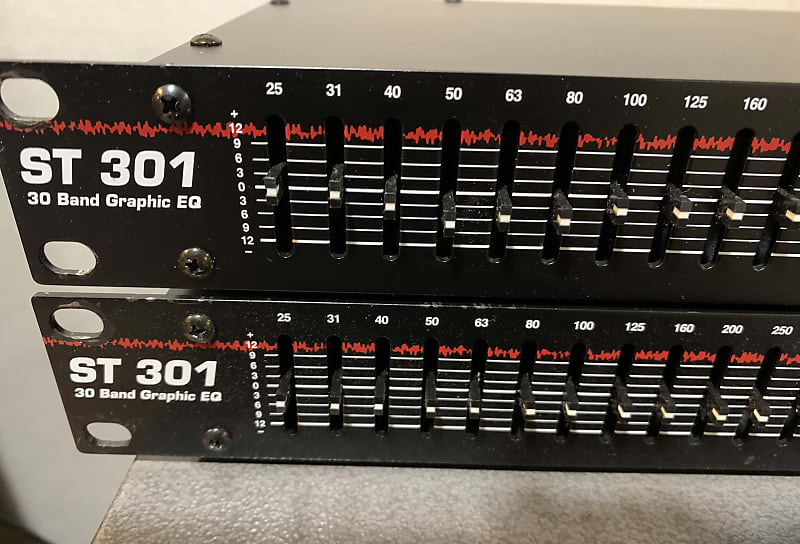 Soundtech ST301 30 band stereo graphics equalizer | Reverb