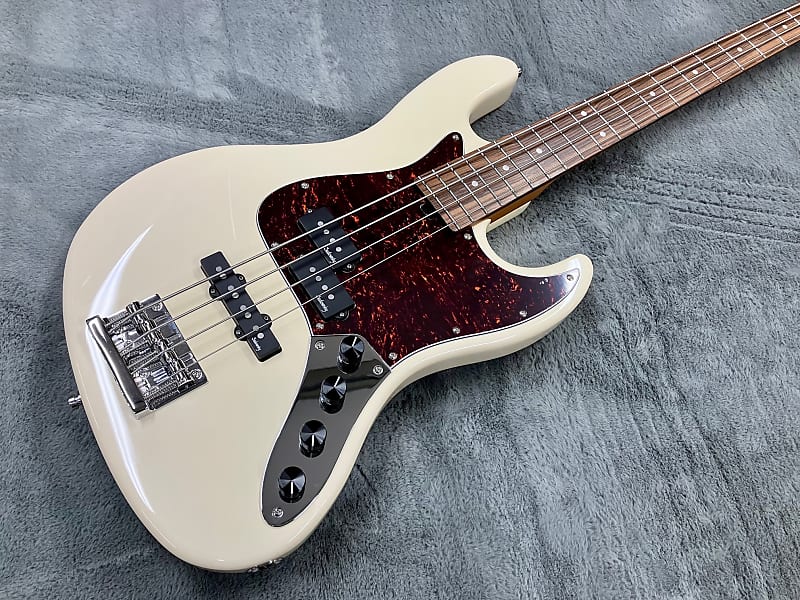 Sadowsky MetroExpress Hybrid PJ 2023 - Olympic White | Reverb