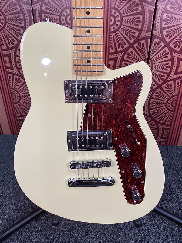 Reverend Flatroc 2010s w/ Original Hardshell Case - Cream | Reverb