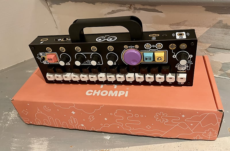 Chompi Chompi Club Sampler - Black | Reverb UK