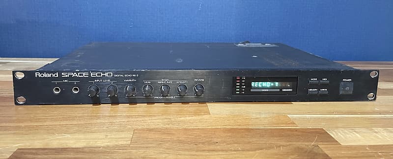 [Very Good] Roland RE-3 3 Space Echo / Digital Echo 1U Rack | Reverb