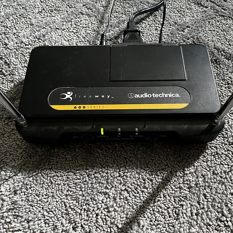 Audio-Technica 600 Series Freeway Wireless Mic System Mid | Reverb