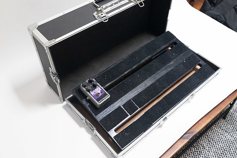 Custom Pro FX Pedalboard with Road Case 2016 - Black | Reverb