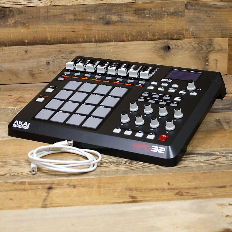 Akai MPD32 USB/MIDI Controller | Reverb