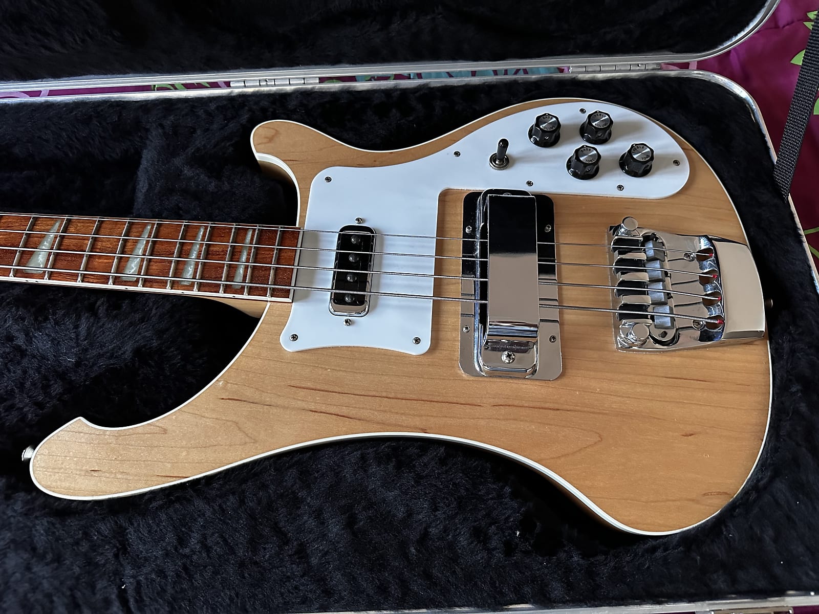 Rickenbacker 4003 Mapeglo de 2004 - WWW.BAJISTAS.ORG