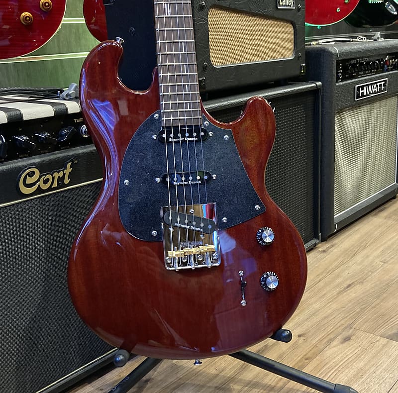 Shergold Masquerader SM03-SD Thru-Cherry | Reverb