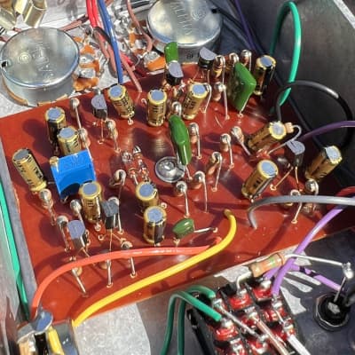 Univox Super Fuzz | Reverb