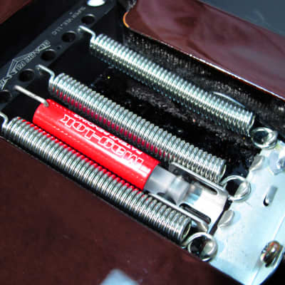 Super-Vee Mag-Lok Tremolo Anti-Deflection Device | Reverb