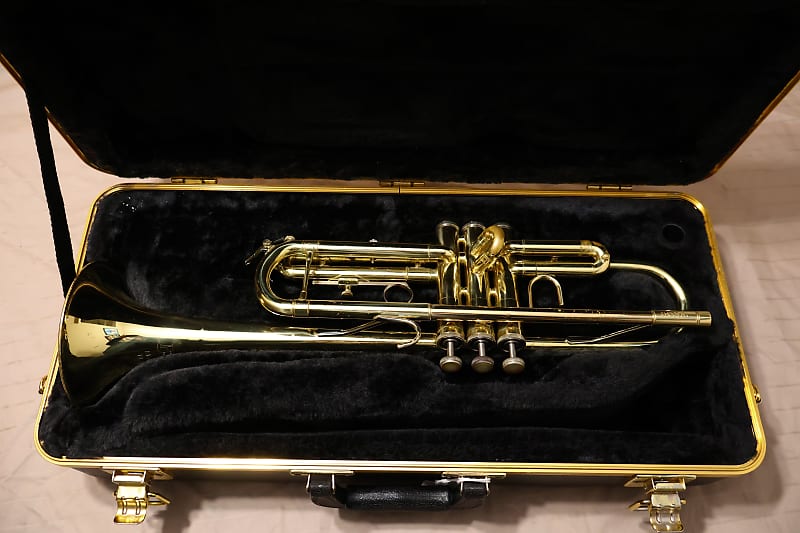 Bach TR300 Trumpet (Playable/FAST SHIPPING!) | Reverb