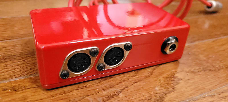 Red Midi IN/Midi OUT/1/4(TS) Passthrough Interface Box | Reverb