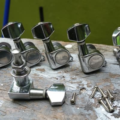 Fender Squier tuning peg set (tuners) 6 in line RH set | Reverb
