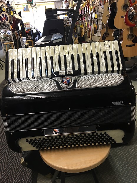 Vardes 120 Bass Accordion Black | Reverb UK