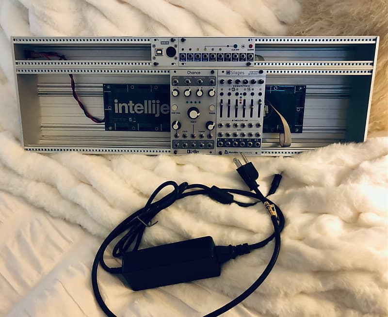 Intellijel 4U x 104hp Powered Eurorack Case - Silver | Reverb