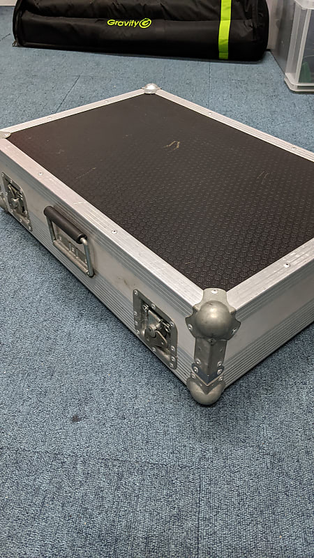 Flightcase Warehouse - Pedalboard Flight Case 68 x 45 x 17mm | Reverb